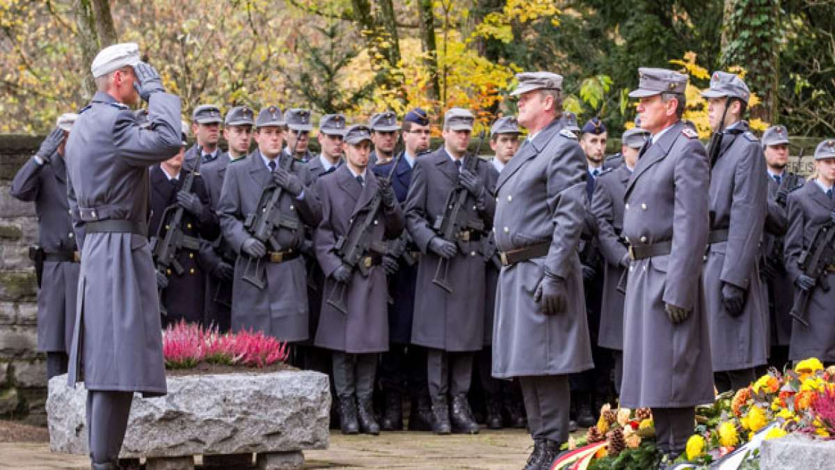 16. November - Volkstrauertag in Deutschland